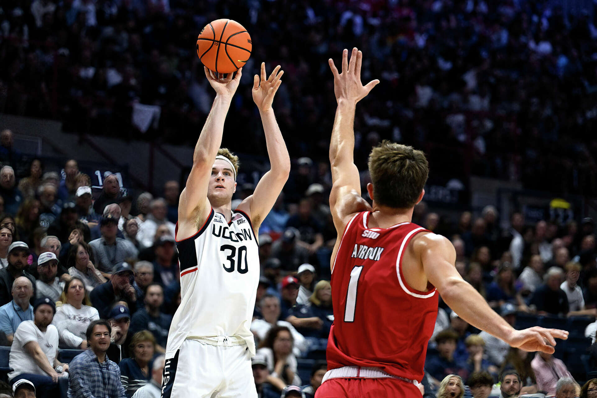 Liam McNeeley had 18 points and 10 rebounds in UConn debut