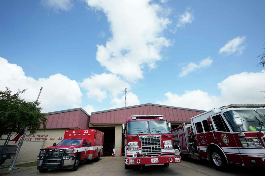 Houston firefighter Marcelo Garcia dead in warehouse fire on east side