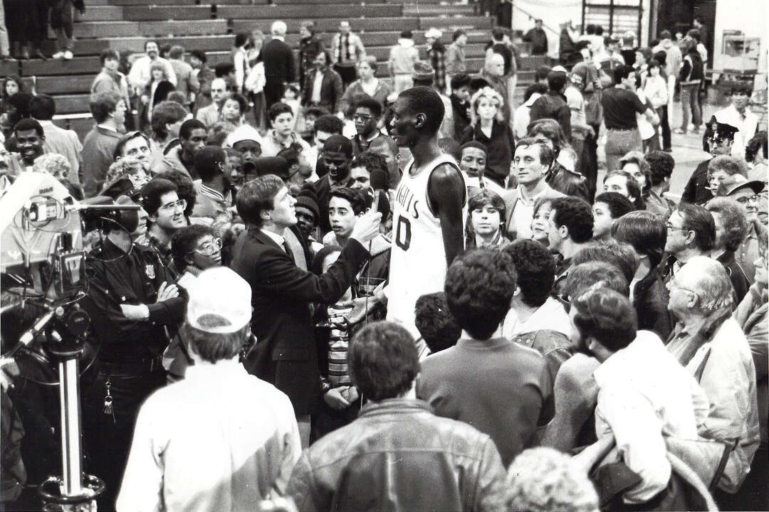 Remembering Manute Bol, 40 years after he was a Bridgeport sensation
