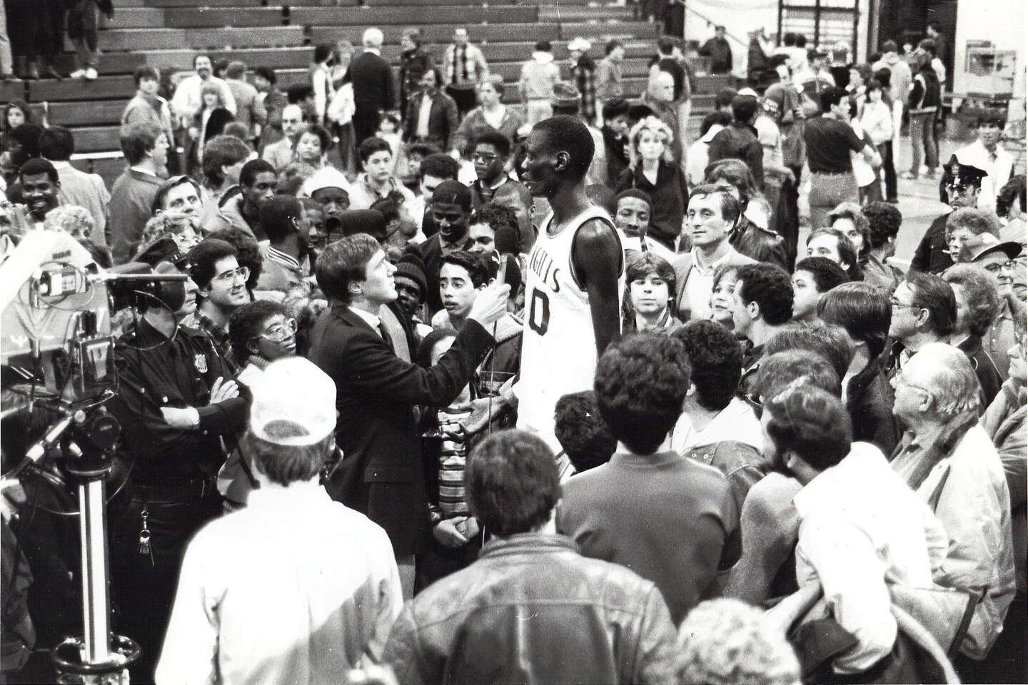 Remembering Manute Bol, 40 years after he was a Bridgeport sensation