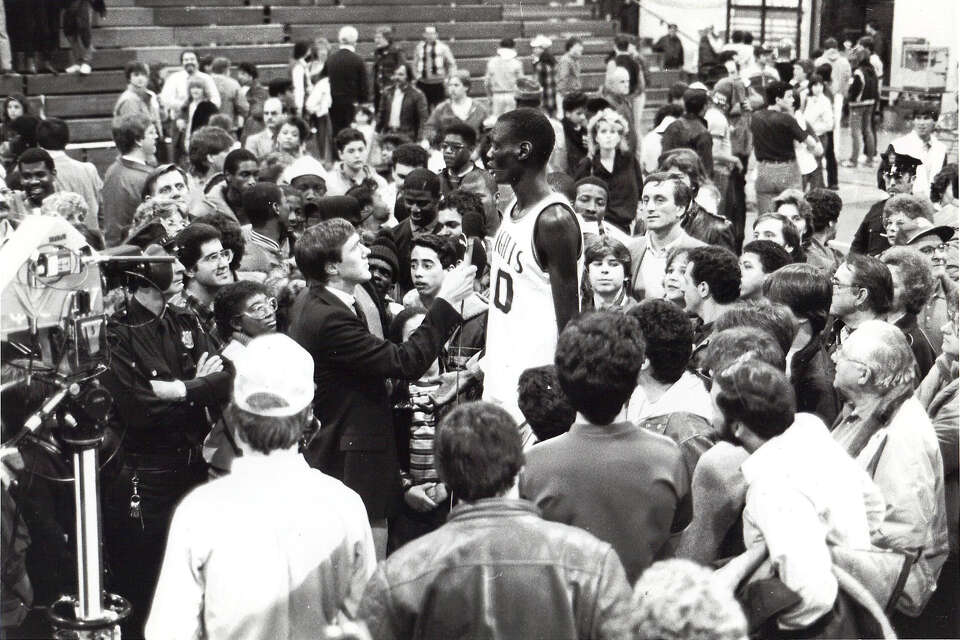 Remembering Manute Bol, 40 years after he was a Bridgeport sensation
