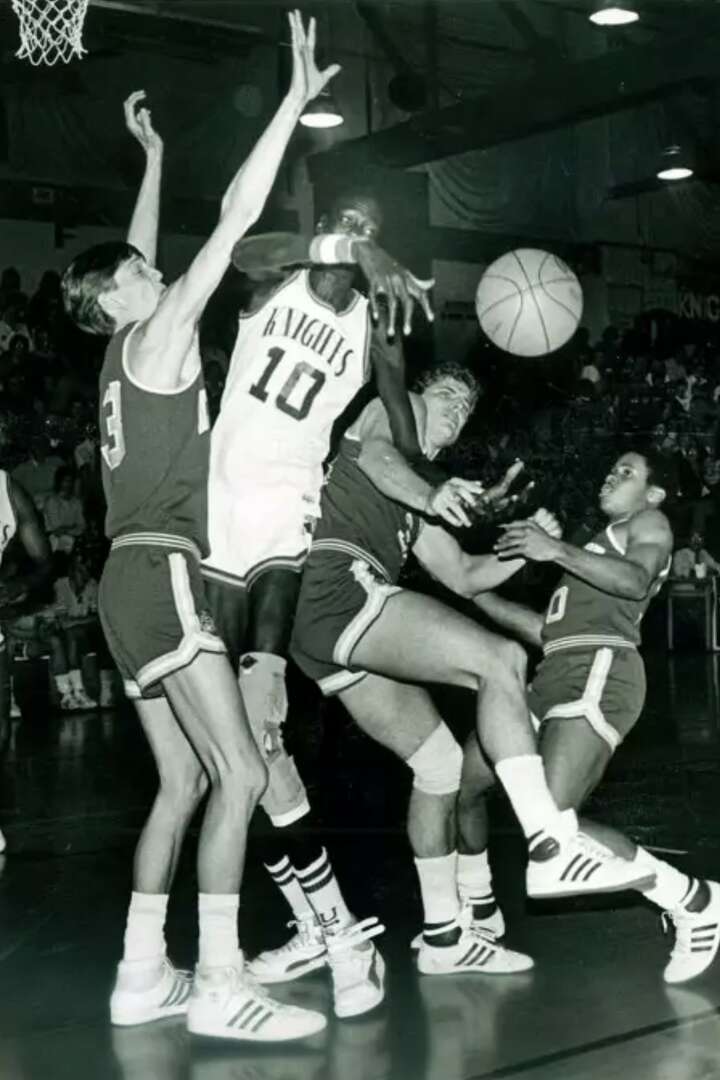 Remembering Manute Bol, 40 years after he was a Bridgeport sensation