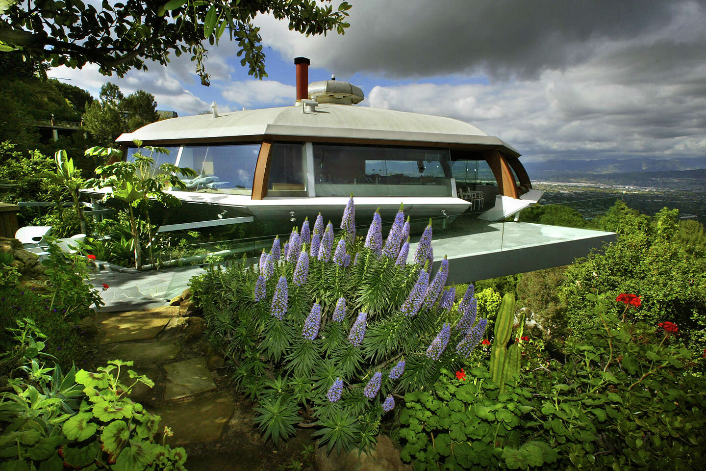 Murder in the flying saucer: inside a notorious Calif. home