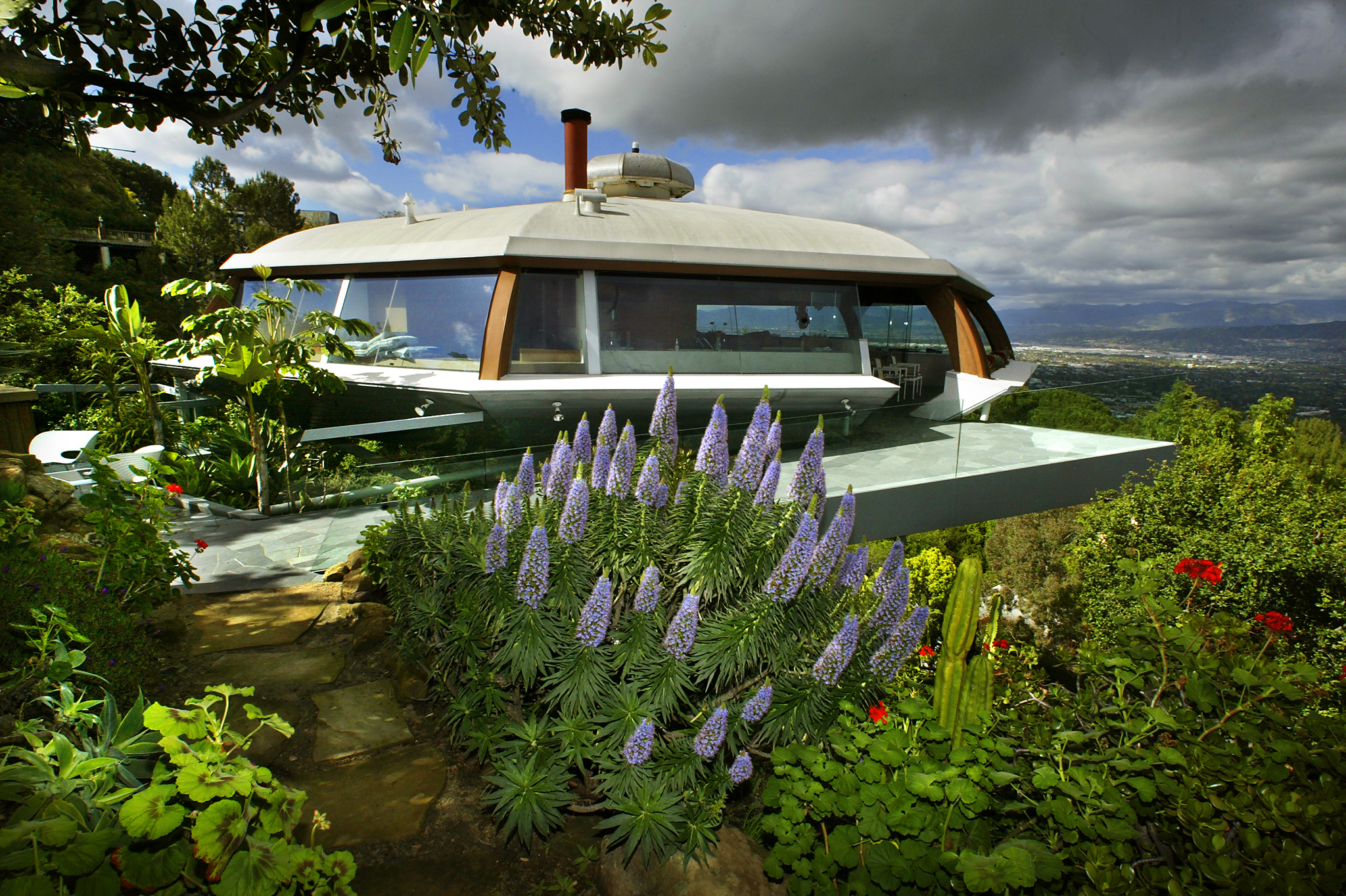 Murder in the flying saucer: inside a notorious Calif. home