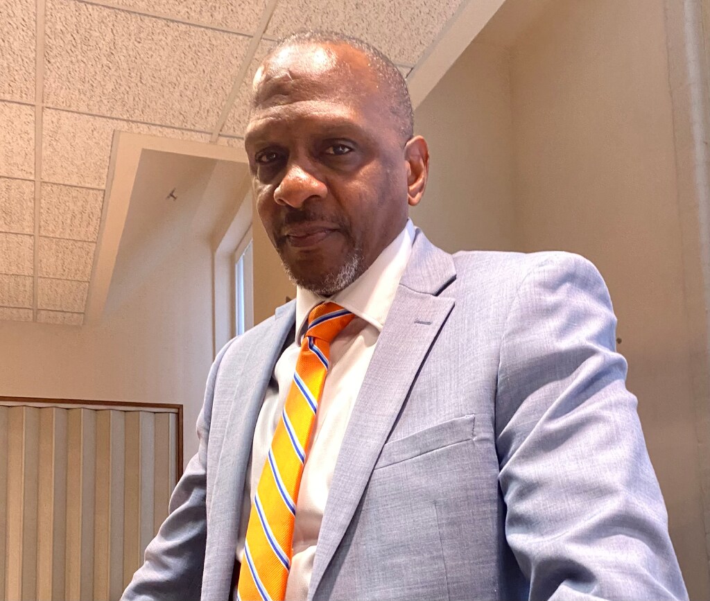 Hamden superintendent gets $4,400 pay raise, contract extension