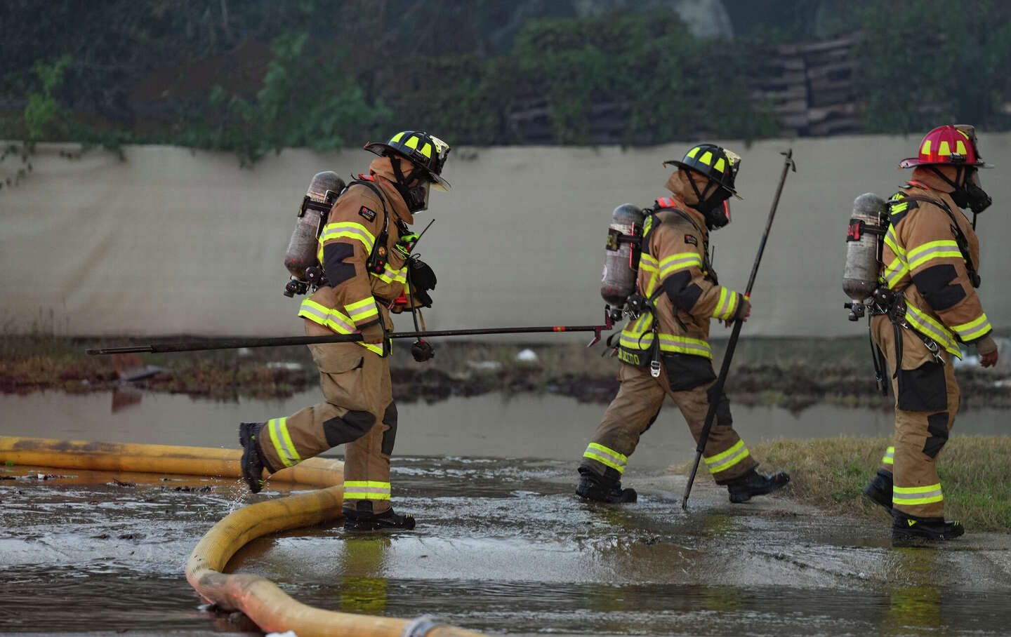 Large plume of smoke is from warehouse fire in northwest Houston