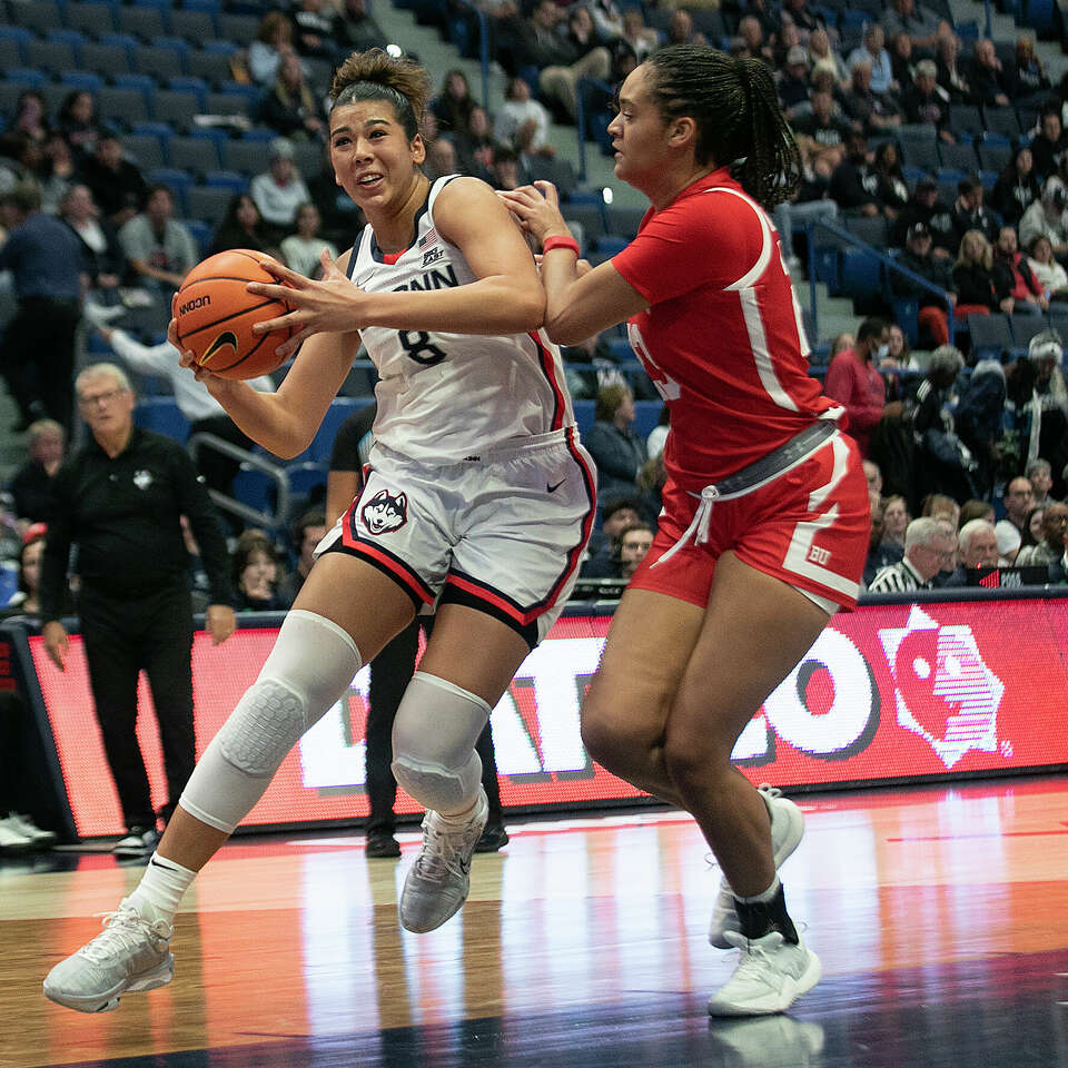 Jana El Alfy makes long-awaited debut for UConn women's basketball