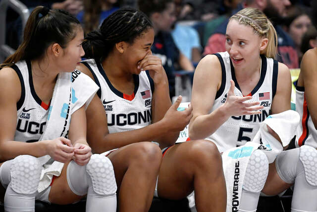 Freshman Sarah Strong dominant in her UConn women's basketball debut
