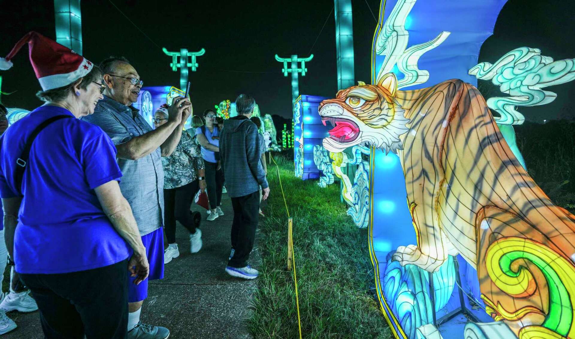 'Radiant Nature' light display opens at Houston Botanic Garden