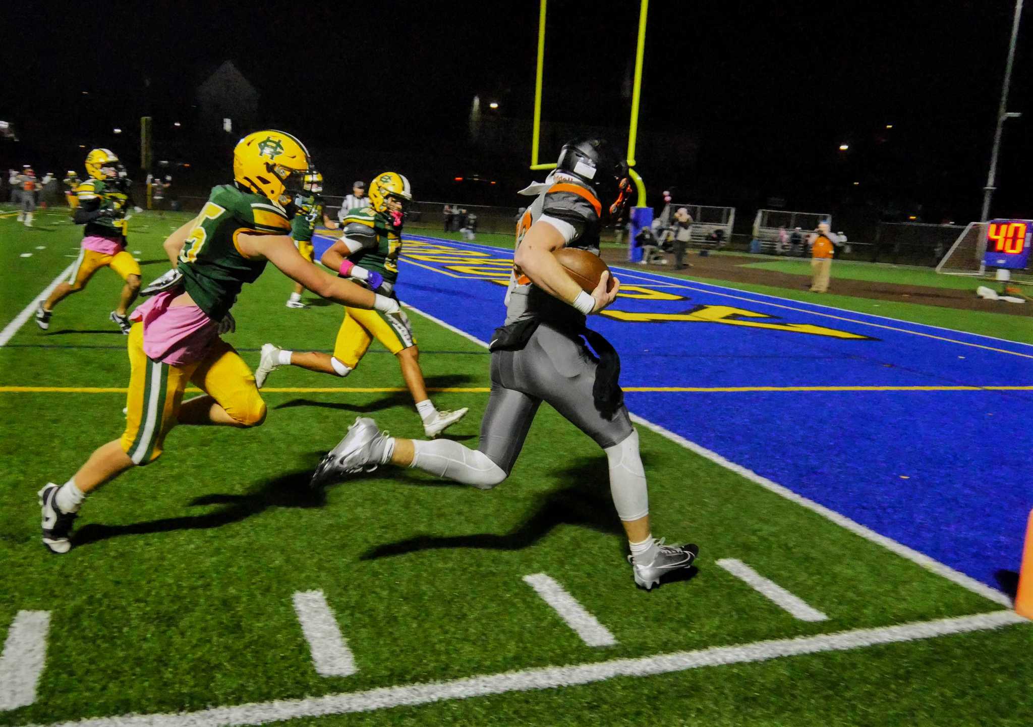 CIAC football top performers from Week 9