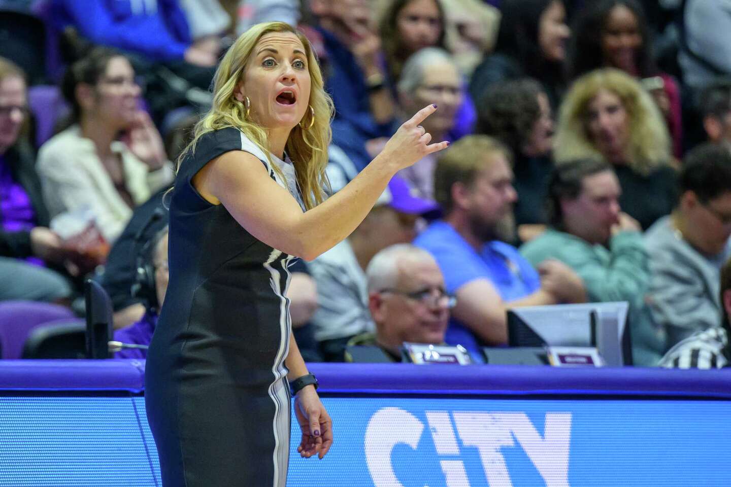 Lilly Phillips' UAlbany team tops Sophie Phillips, Rhode Island