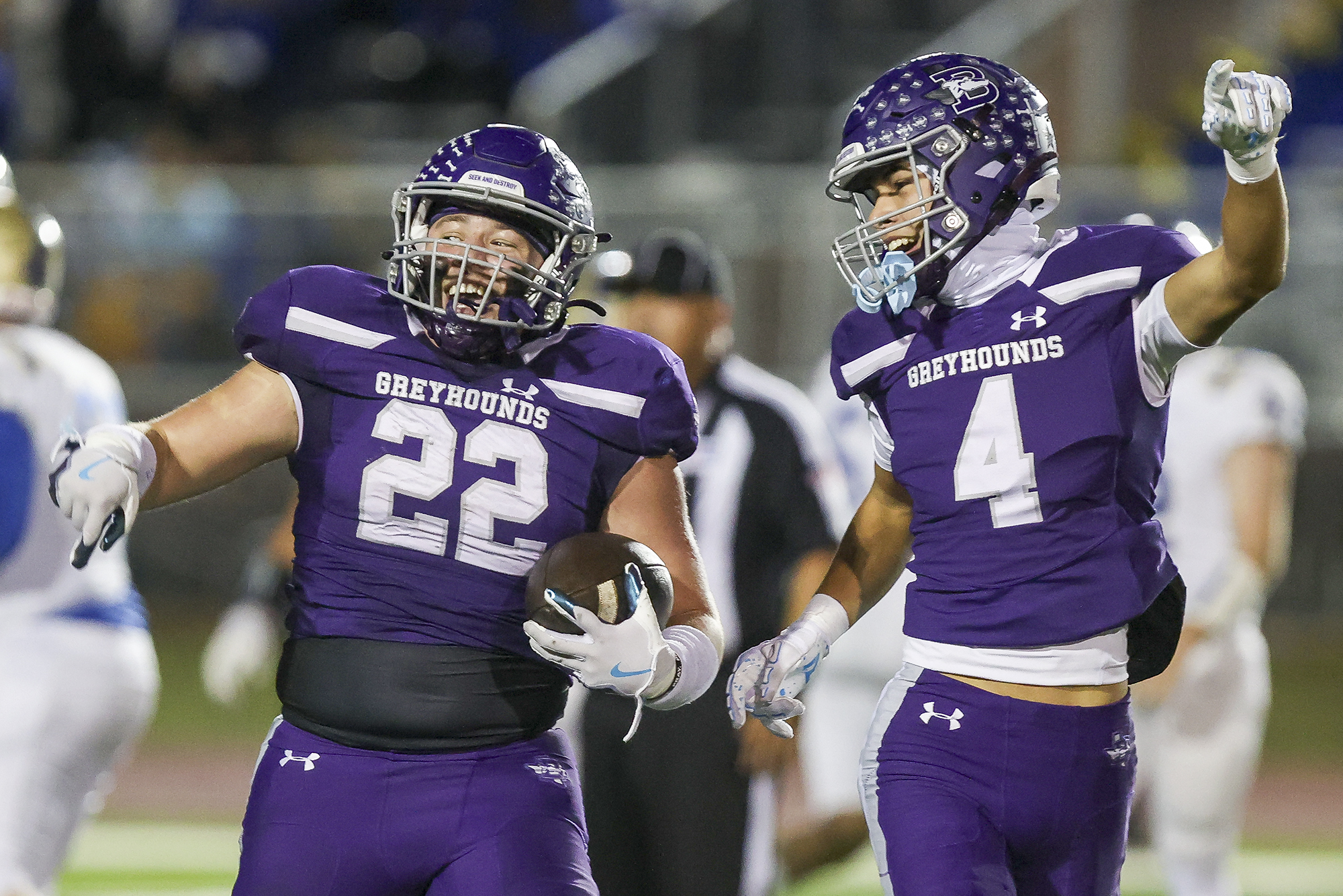Boerne football routs Kerrville Tivy in regular season finale