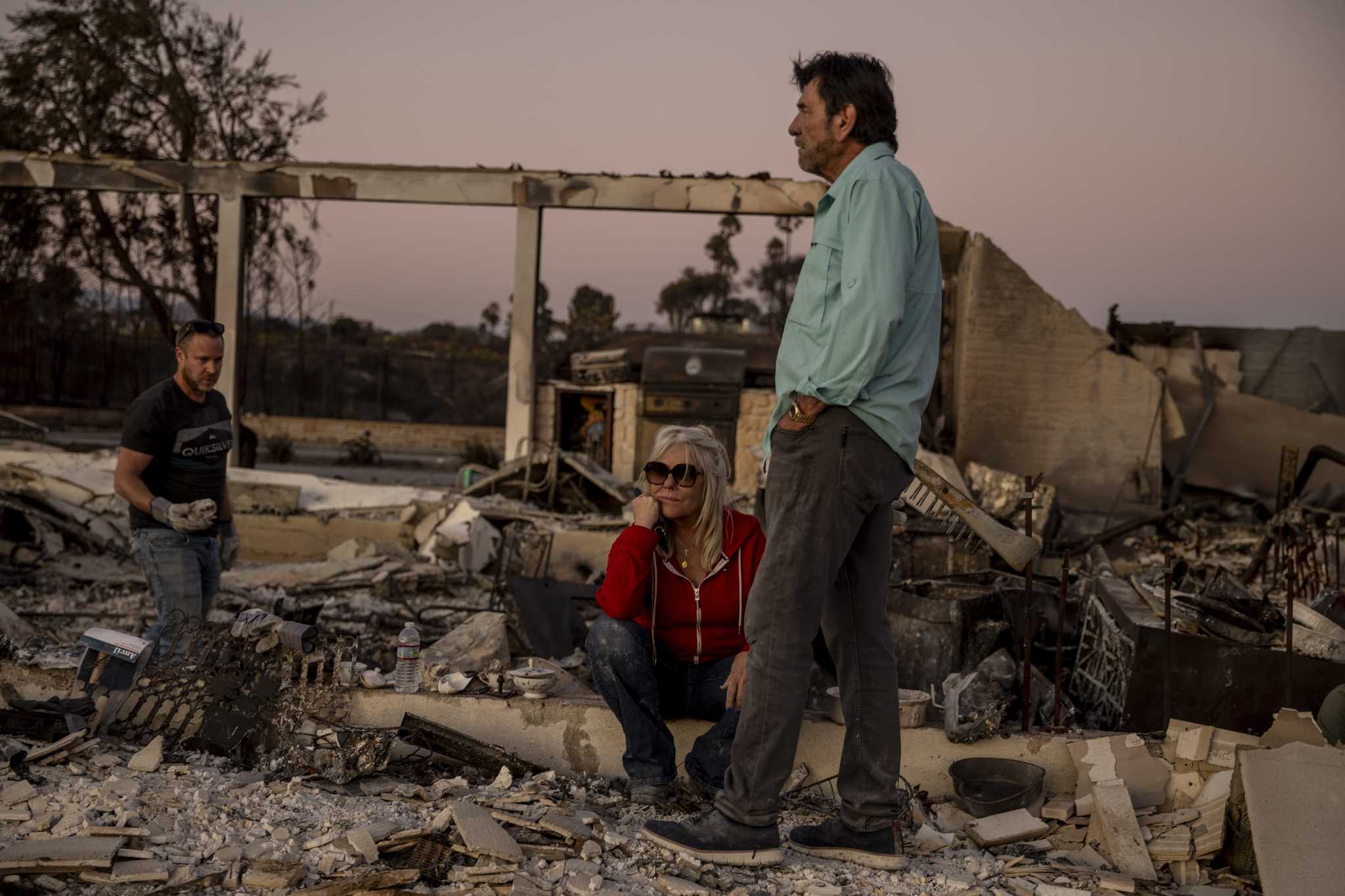 Mountain Fire 21% contained as residents sift through damage