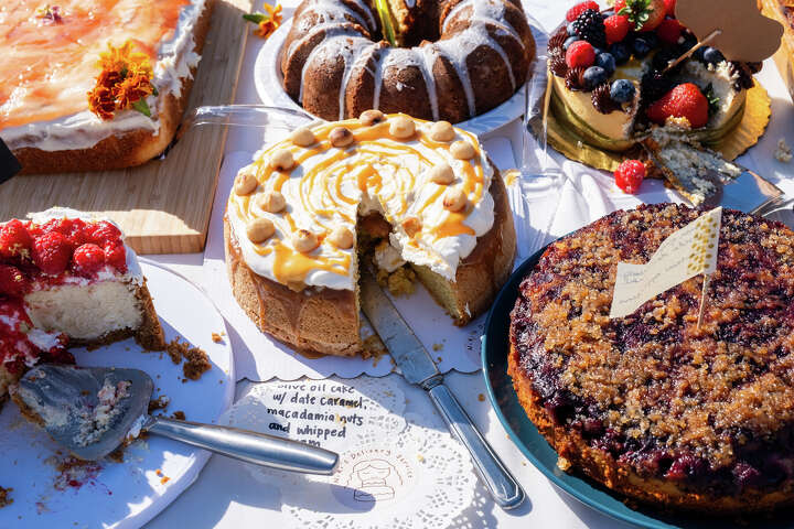 More than 600 cakes take over SF museum at whimsical cake picnic