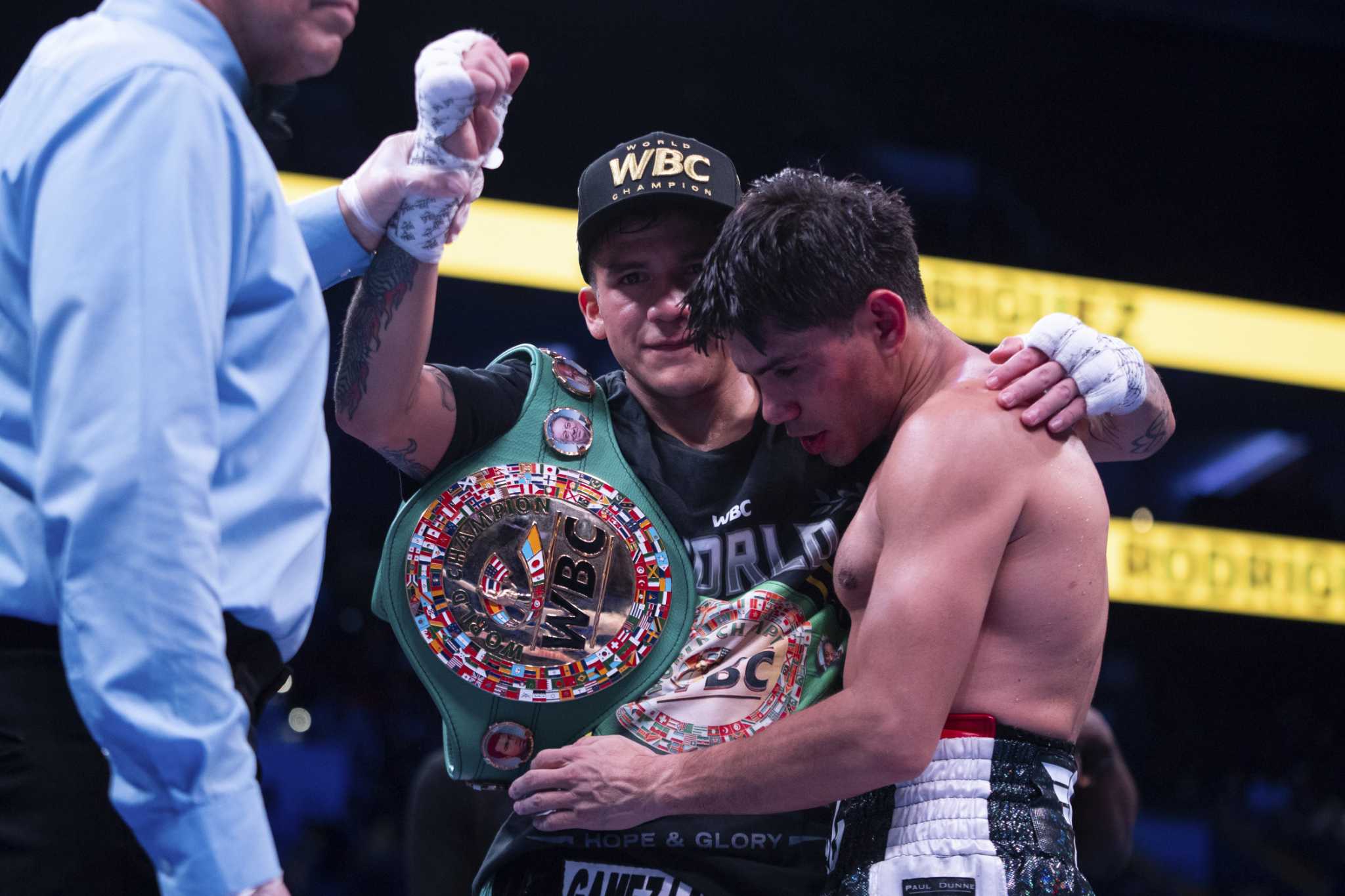 ‘Bam’ Rodriguez wins by TKO in Philadelphia, retains title