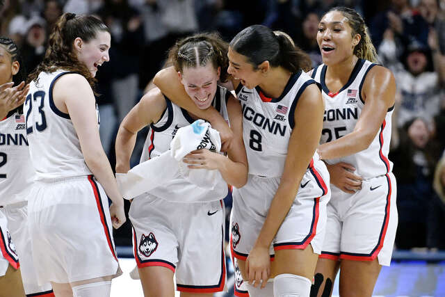 How UConn women's basketball's Ashlynn Shade found her own path