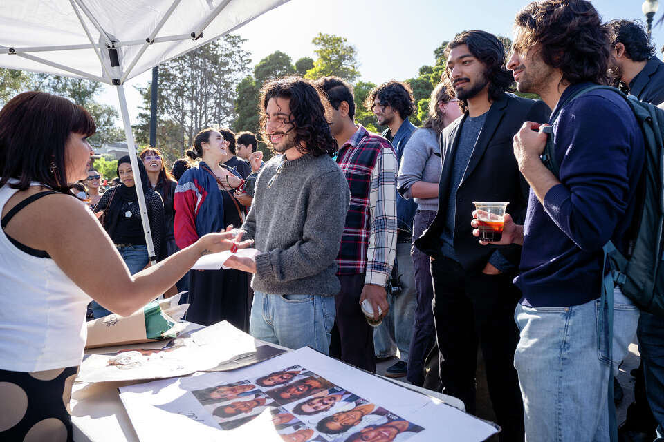 Hundreds gather at SF's Dolores Park for Dev Patel look-alike contest