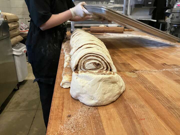 Where to find a giant 2-pound cinnamon roll in Texas