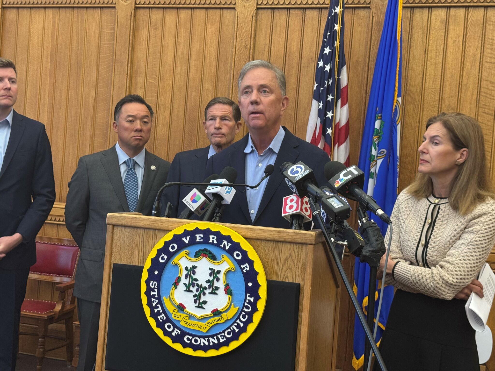 CT governor's office failed to log vehicle mileage, audit shows