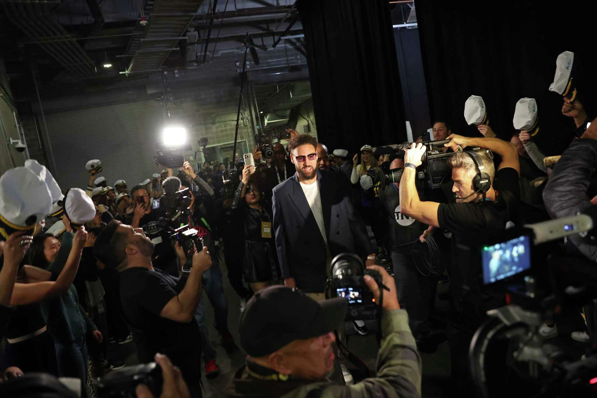 Ex-Warrior Klay Thompson awash in adoration in return ot Chase Center