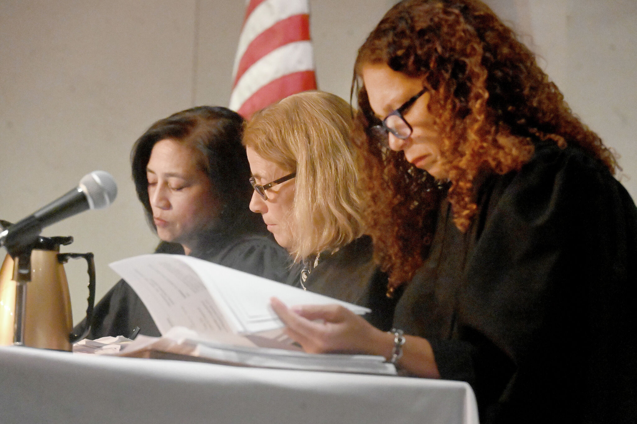 CT court weighs whether driver is detained when police use spotlight