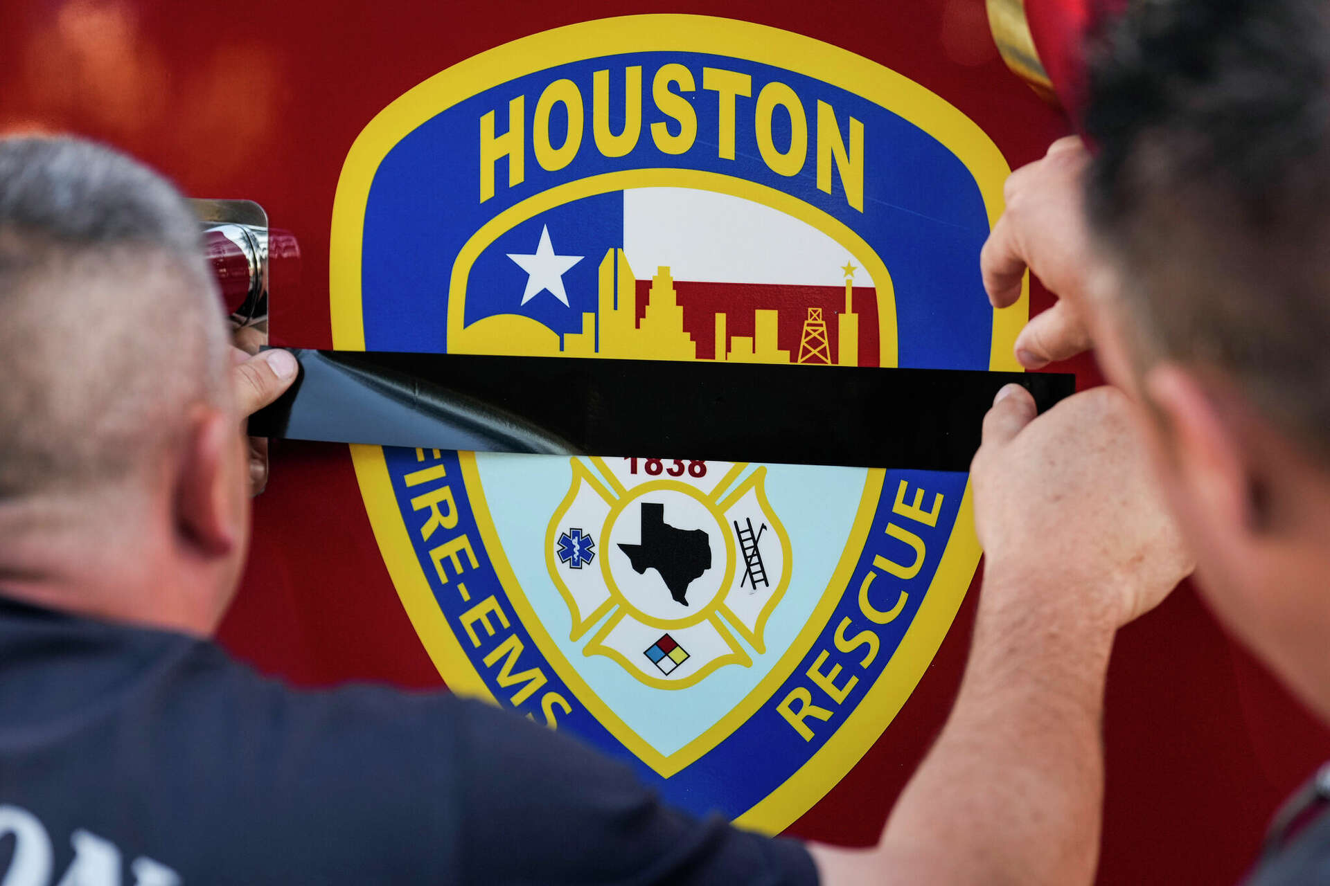 Houston firefighter paramedic dies days after medical emergency