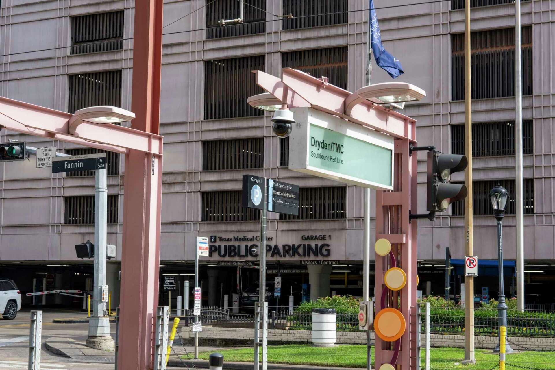 Texas Medical Center slow to take up recommended parking upgrades