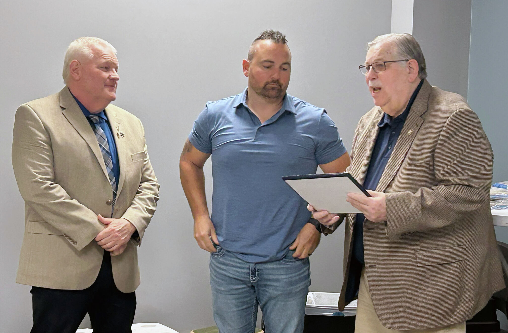 Illinois FOP presents awards for service, support