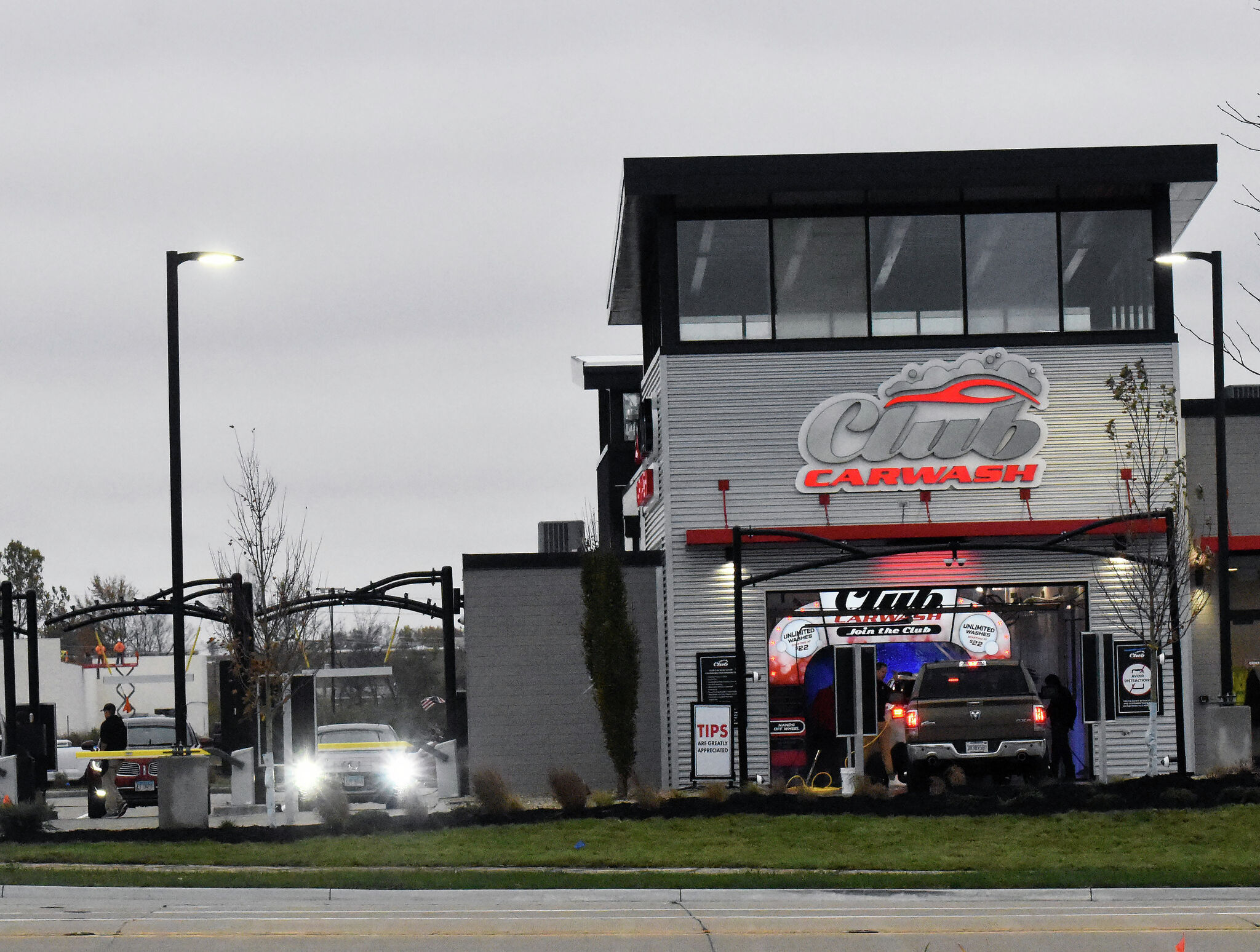 Club Car Wash opens in Orchard Town Center in Glen Carbon