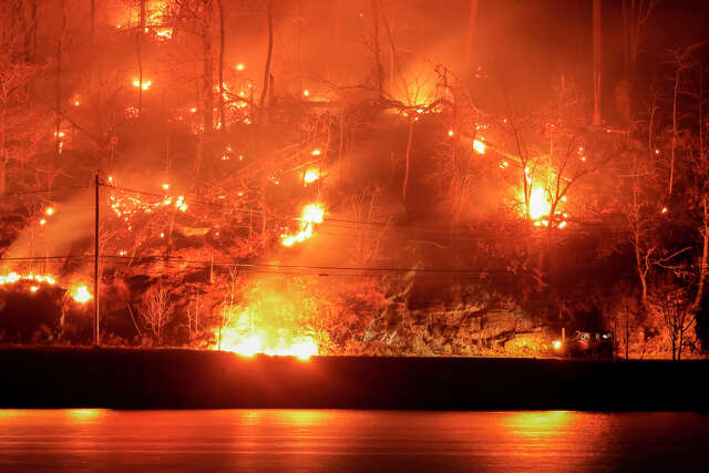 Jennings Creek Wildfire: Containment efforts to cause heavy smoke