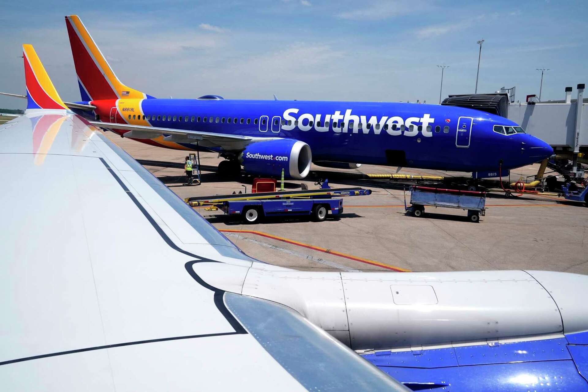 Southwest flight from Oakland makes emergency landing in Sacramento