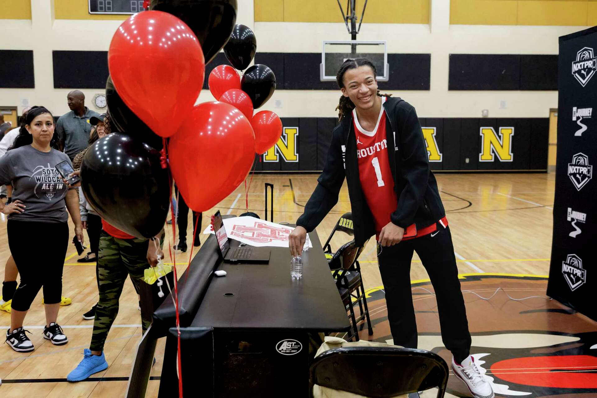 Brennan point guard Kingston Flemings signs with Houston