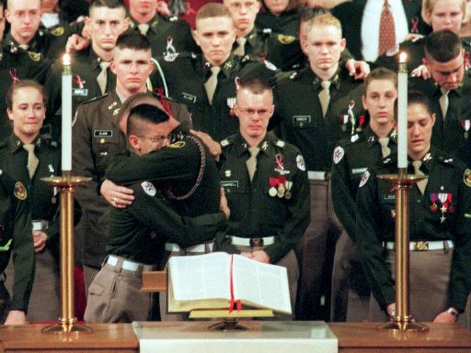 Texas A&M bonfire collapse 25 years later: Aggie community remembers