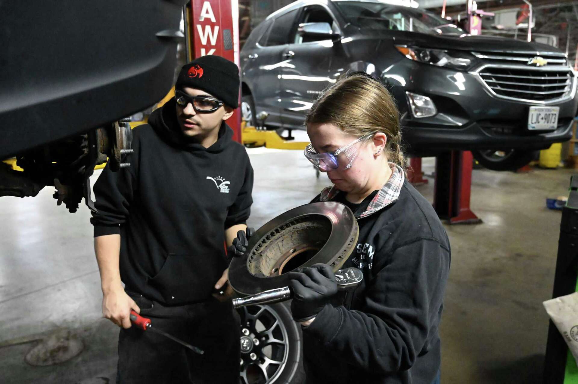 More women enroll Hudson Valley Community College automotive program