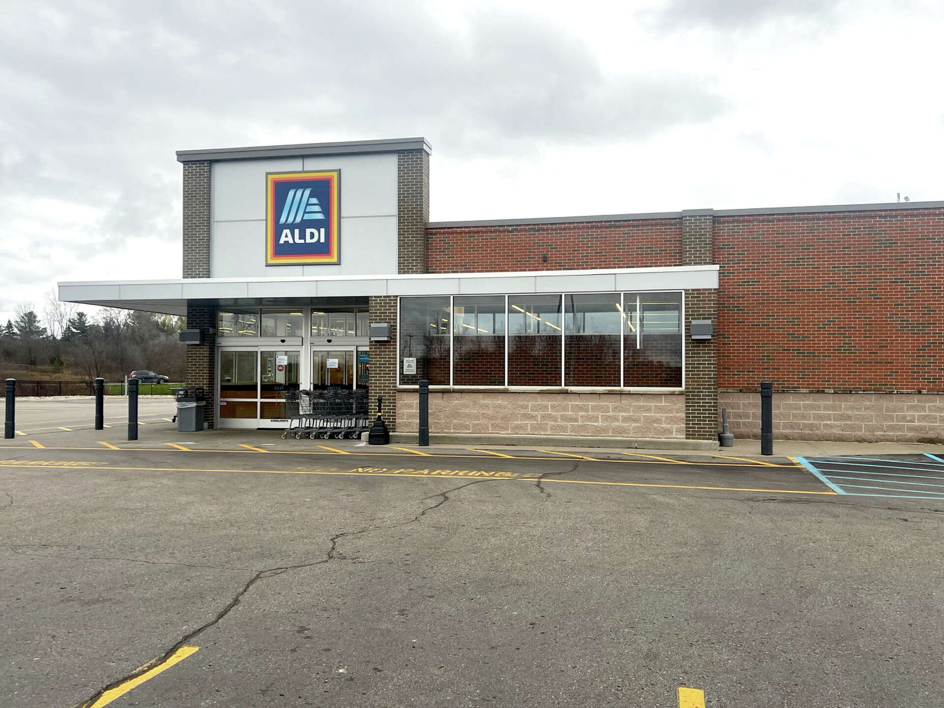 Big Rapids West Michigan ALDI temporarily closes its doors