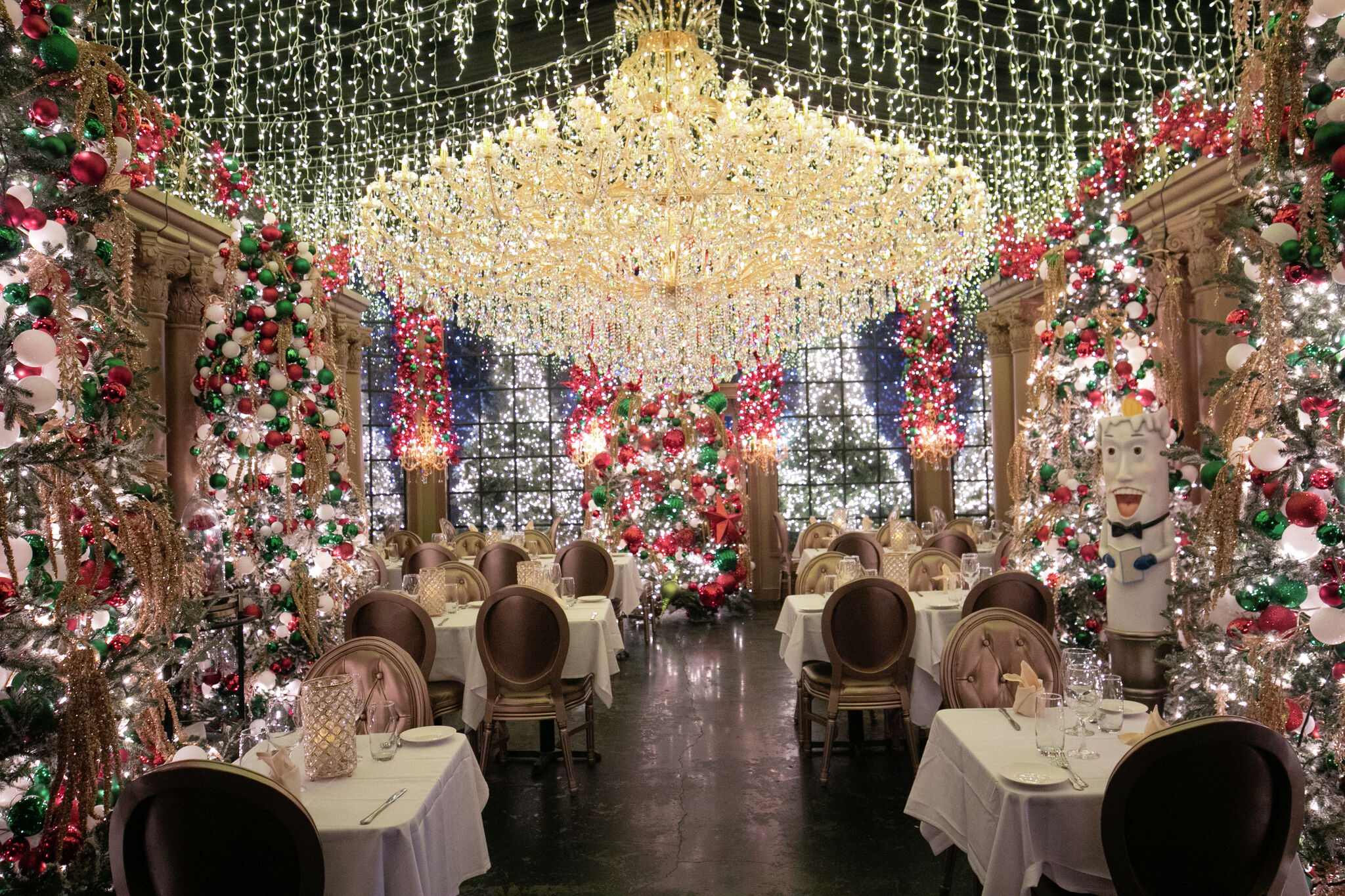 These CT restaurants and pop-ups go over the top with holiday decor