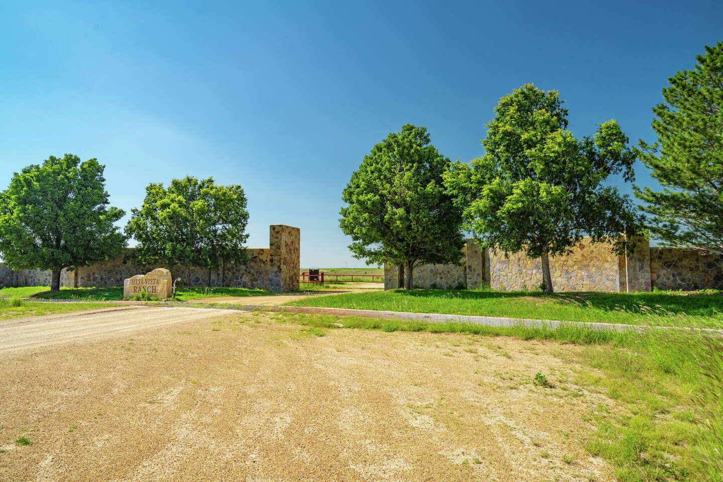 Texas hunting ranch once owned by T. Boone Pickens hits market