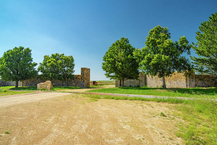 Texas hunting ranch once owned by T. Boone Pickens hits market