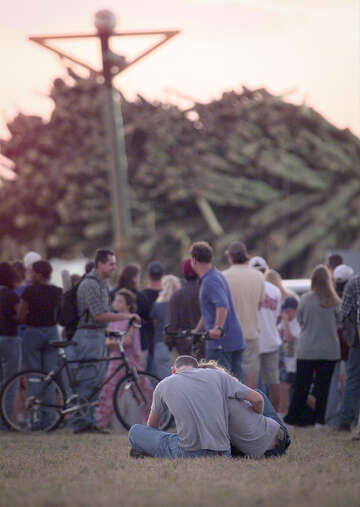 Texas A&M bonfire collapse 25 years later: Aggie community remembers