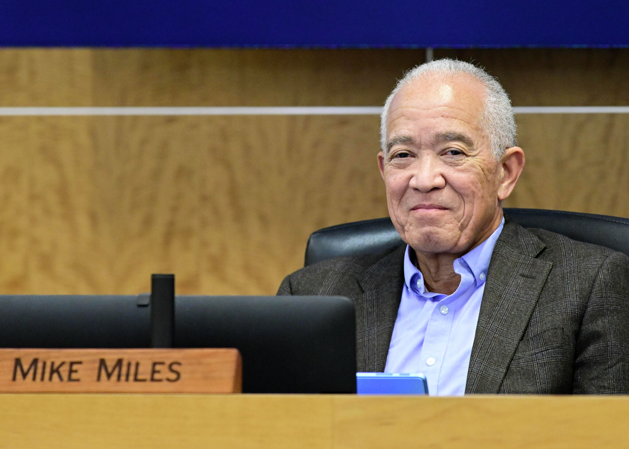 HISD's Mike Miles gets healthy bonus despite mixed evaluation