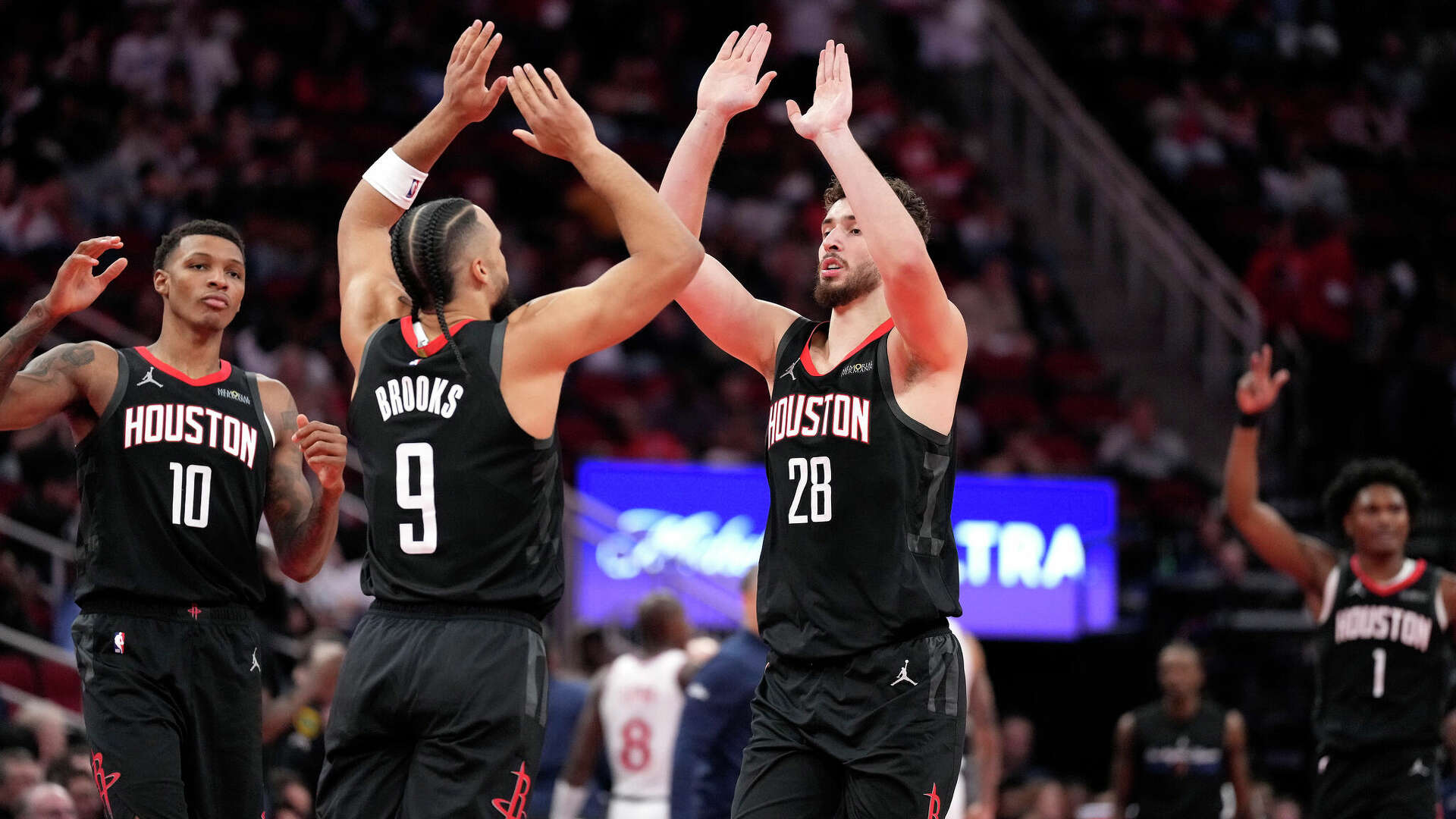 Houston Rockets: NBA coaches like what they've seen so far