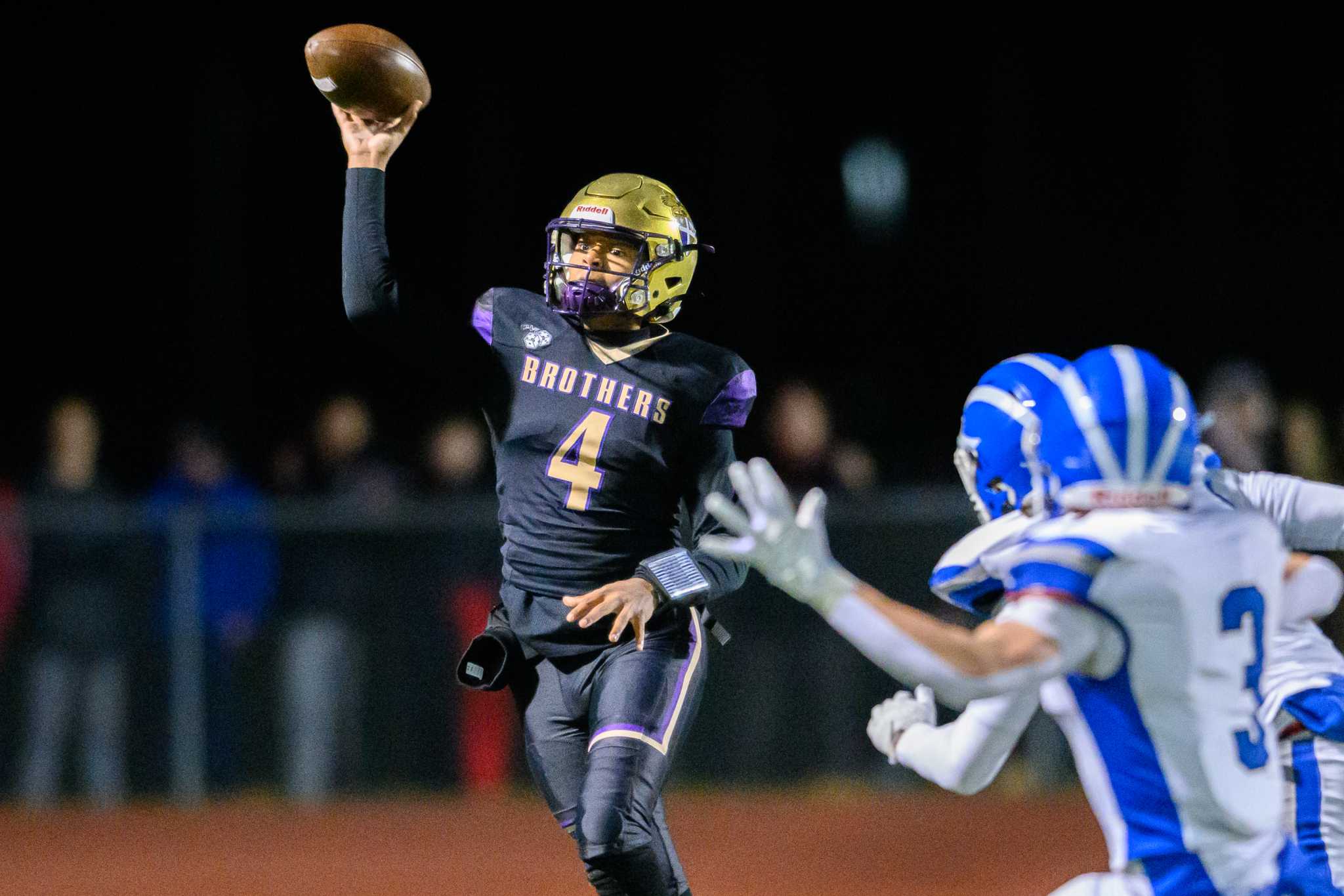 Saturday's state quarterfinal football capsules