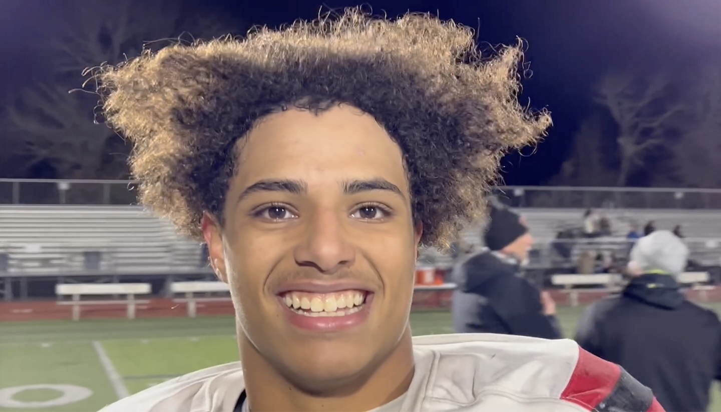 Fitch High School football tops Stonington to keep CIAC playoff hopes