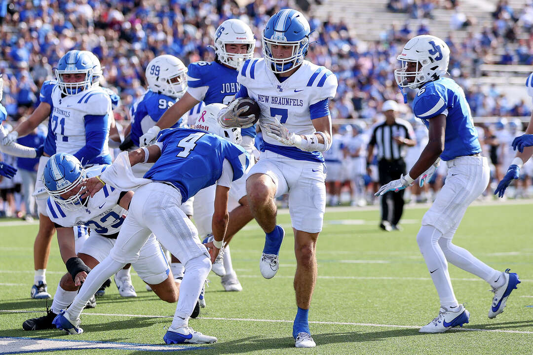 New Braunfels football routs Jay in first round of playoffs