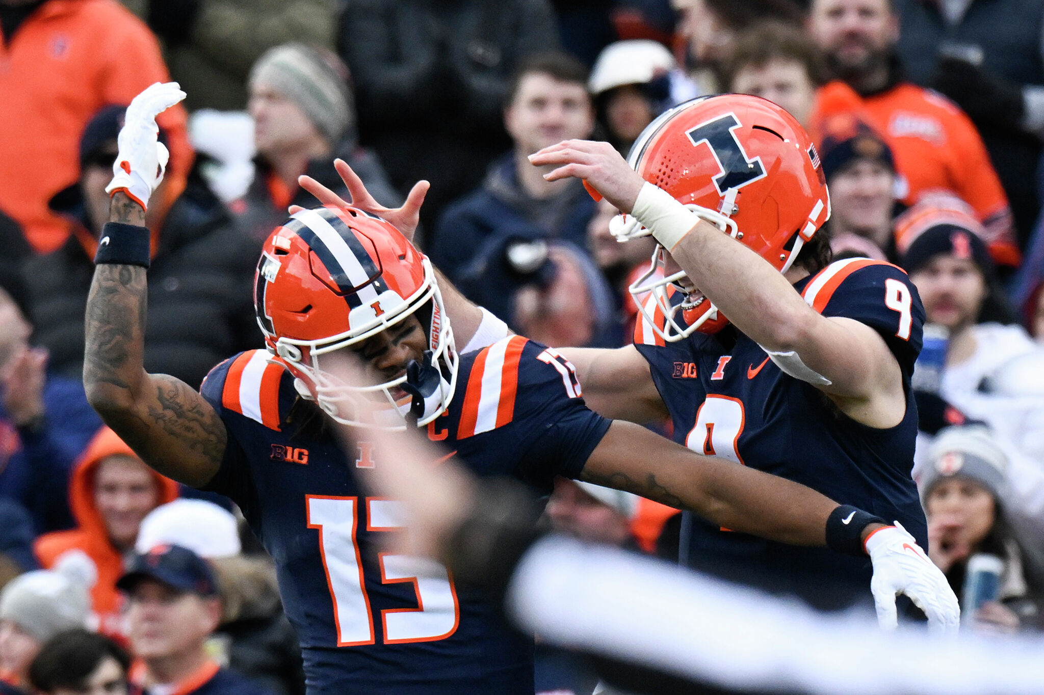Illinois beats Michigan State, ends two-game losing streak