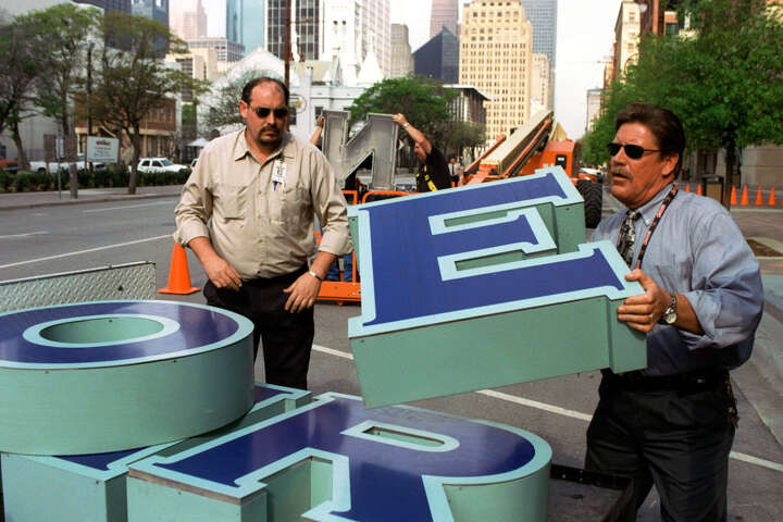 Enron: Former insider explains the Houston company's downfall