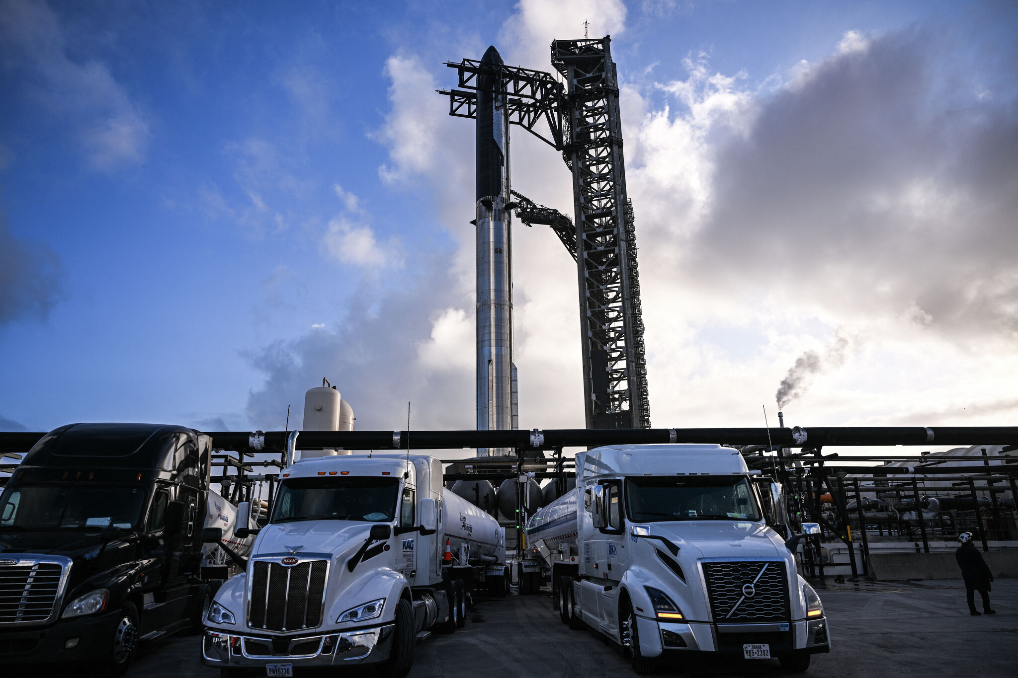 SpaceX COO shares goal of 400 Starship launches under Trump