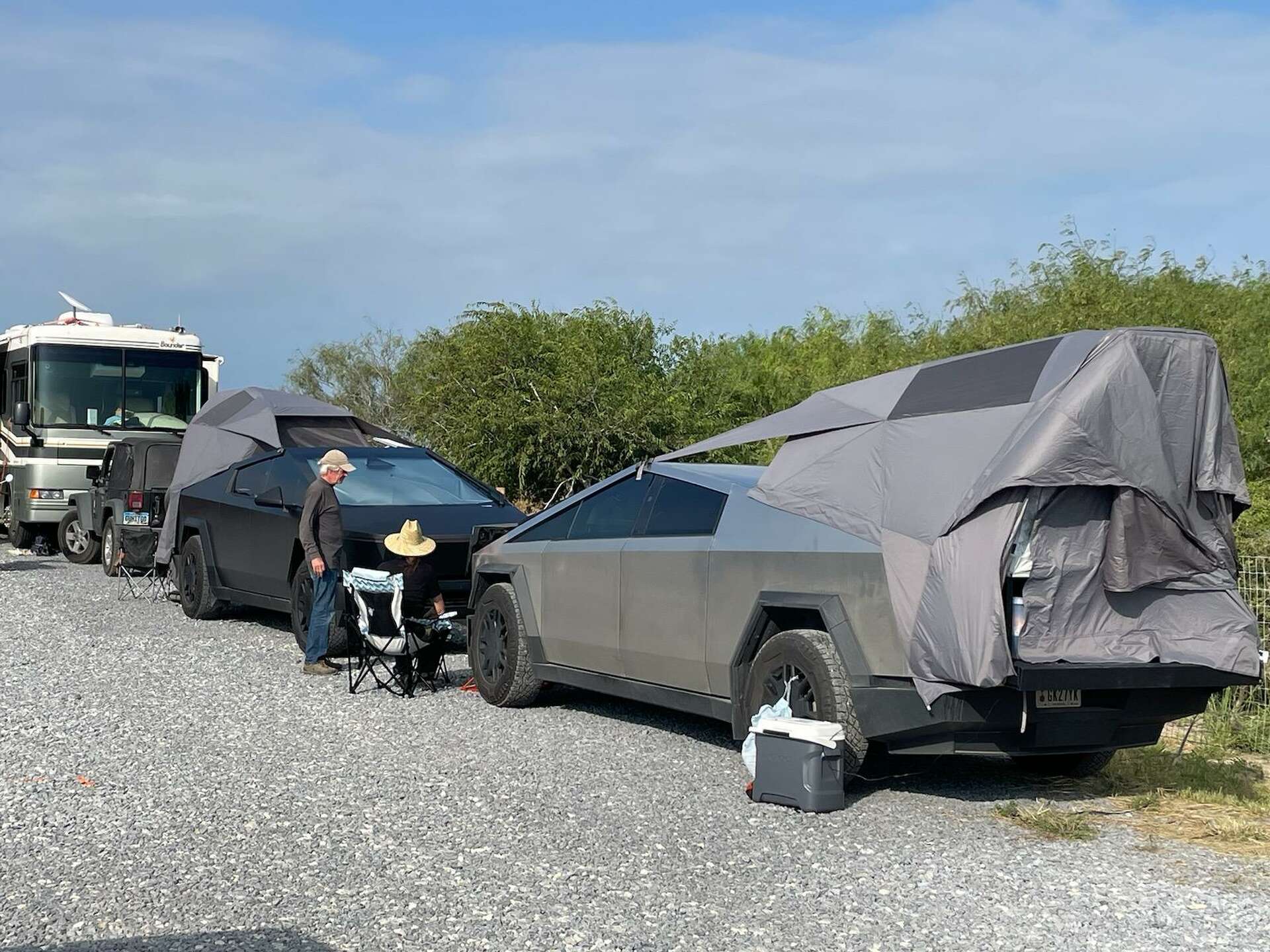 Watch: Tesla Cybertrucks perform light show at Starbase