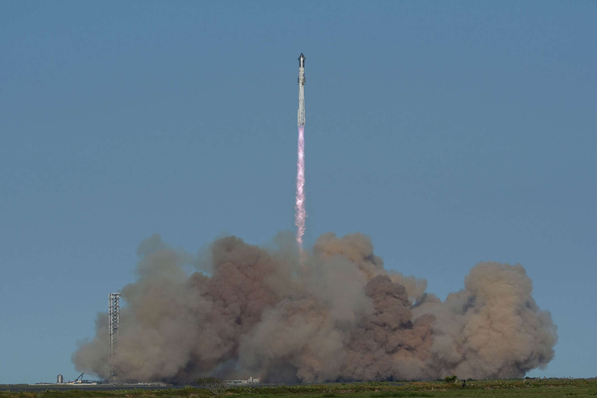 With Trump on hand, SpaceX launches Starship from South Texas