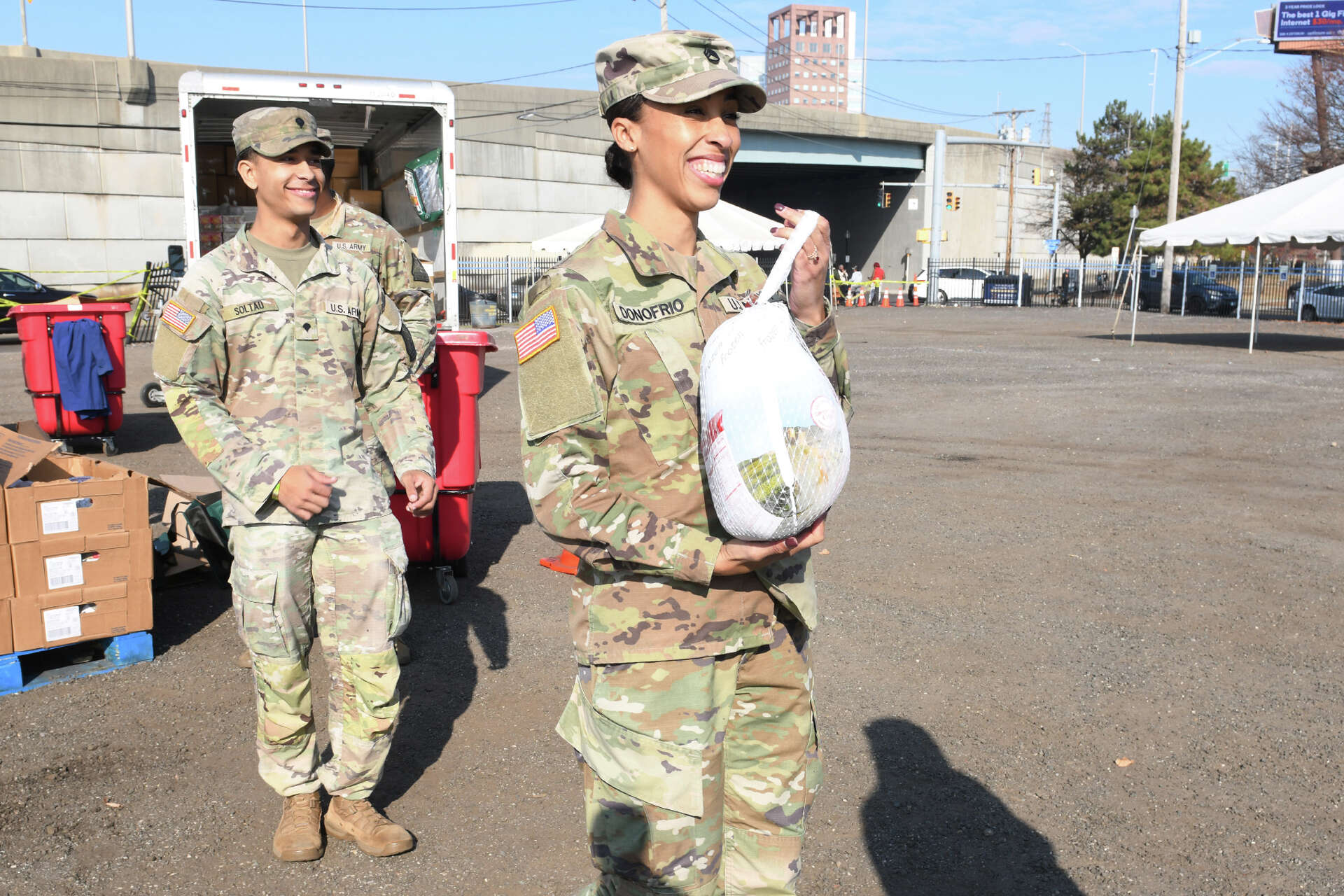 Bridgeport Rescue Mission gives out thousands of Thanksgiving meals